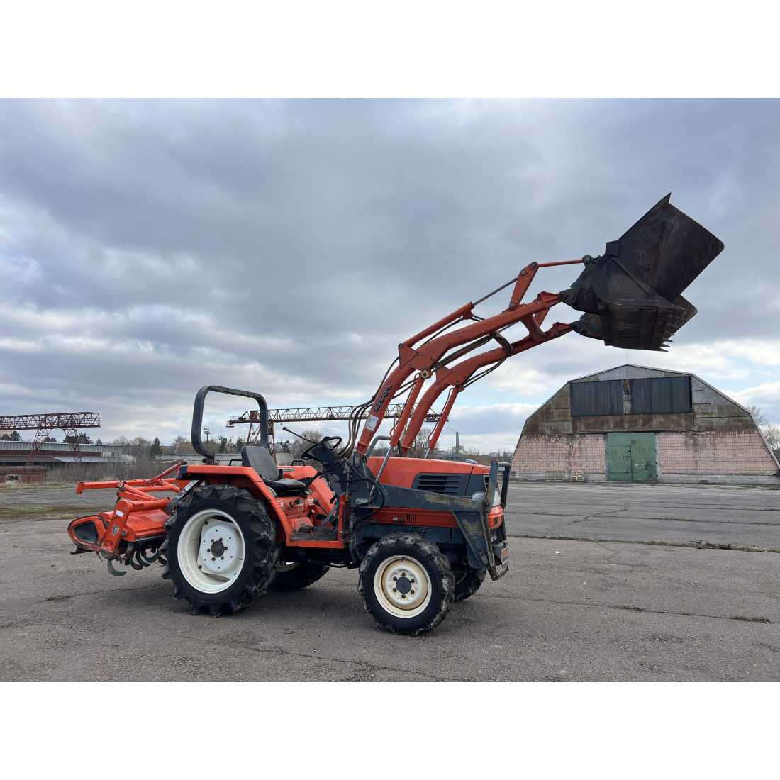 Міні-трактор Kubota GL260 Front Loader Купити в Україні. Краща ціна ...
